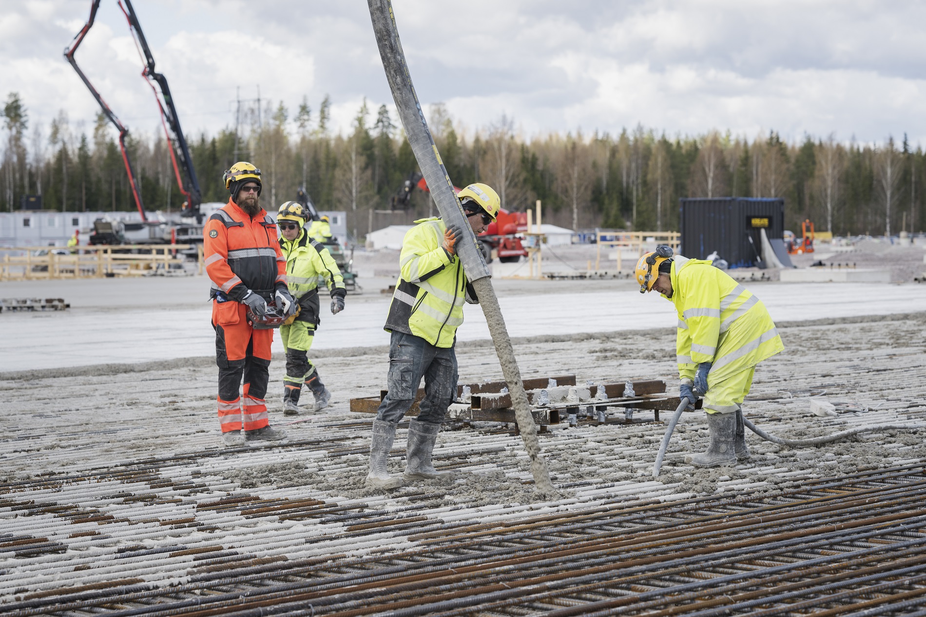 Logistiikkakeskuksen suurvalu sujuvasti Vihreä Betonilla ...
